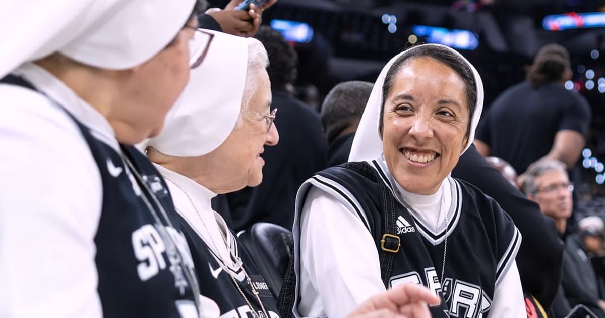San Antonio nuns bless San Antonio Spurs before NBA playoff game