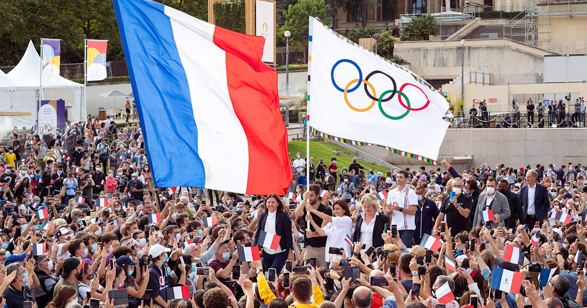 French show strong support for Paris 2024 - Olympic News