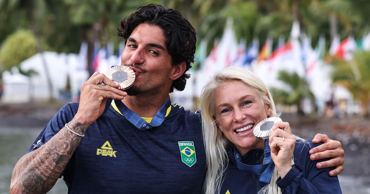 Brasil celebra prata de Tatiana Weston-Webb e bronze de Gabriel Medina ...