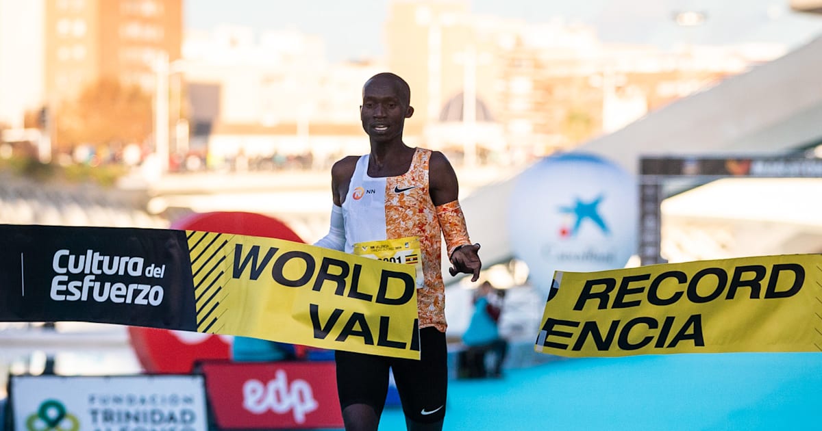 Everything you need to know about 10,000m world record day.