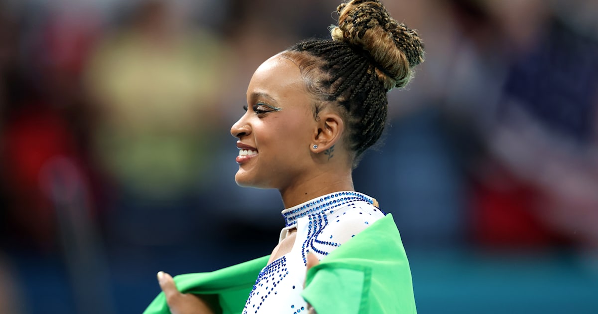 Rebeca Andrade ganha prata no salto e iguala recorde individual de ...