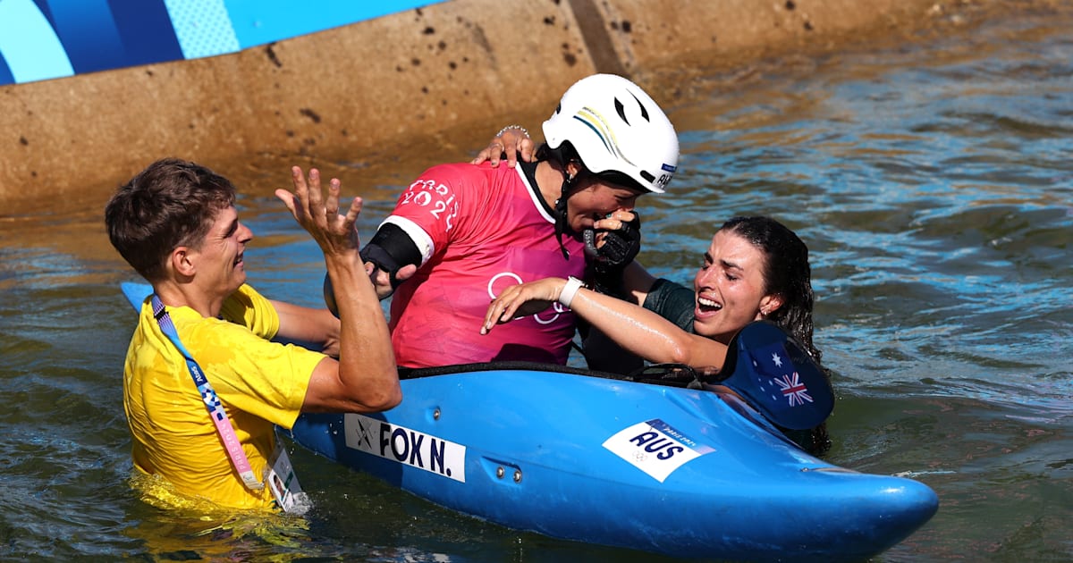Noemie Fox wins gold in women's kayak cross final | Paris 2024 highlights