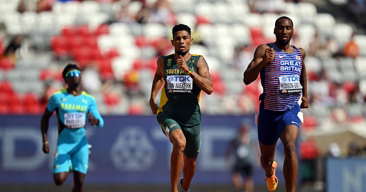 Wayde van Niekerk wins 400m heat to qualify for semi-finals at World ...