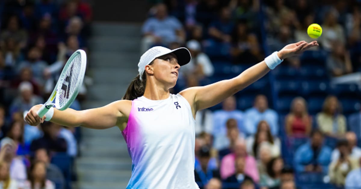 World number one Iga Swiatek splits from coach Tomasz Wiktorowski after ...