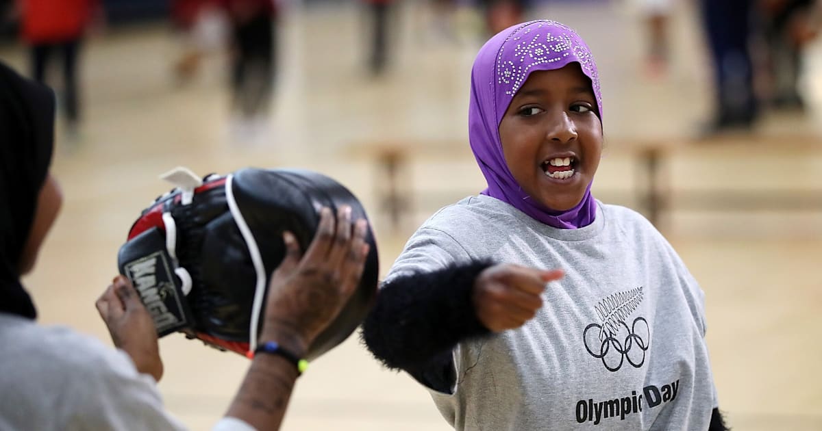 Refugees get active and embrace unique school sports day - Olympic News