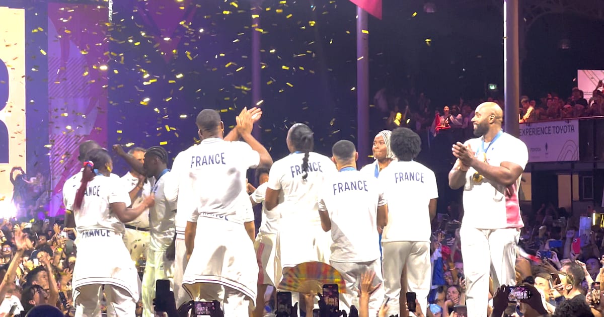 Dances and chants - France's judo team celebrates in style! (video)