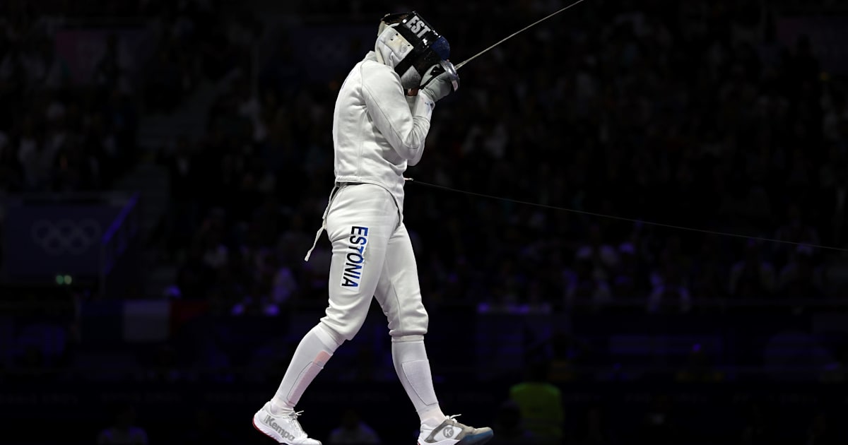 Muhari (HUN) and Differt (EST) - Women's Épée Individual Bronze Medal ...