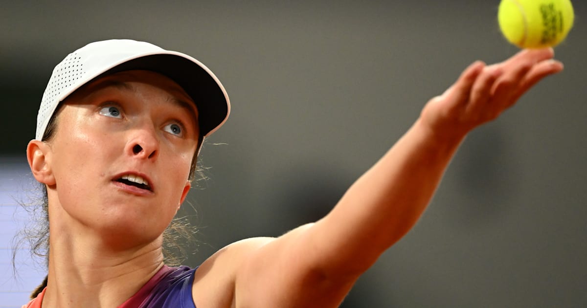 Iga Swiatek salva match-point e supera Naomi Osaka em Roland Garros 2024
