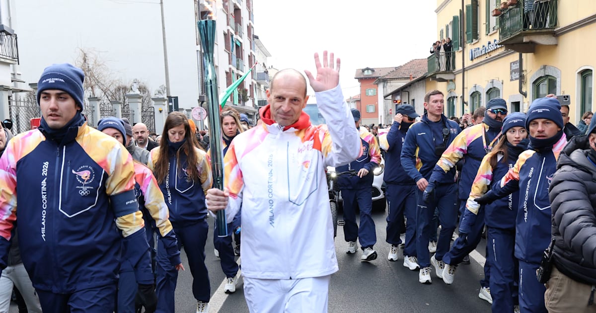 Between lake, islands and city: the summary of the 38th stage of the ...