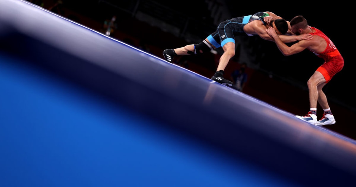 Esta sessão inclui as quartas de final e semifinais da luta greco ...