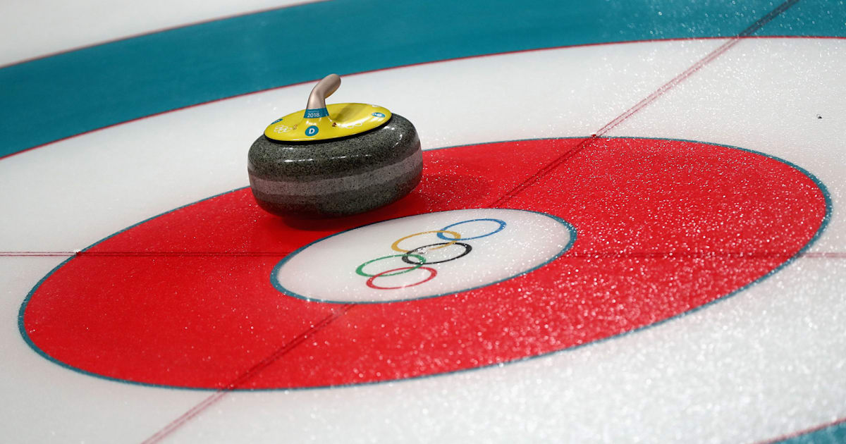 How does the combination of pebbled ice and stone shape success in curling?