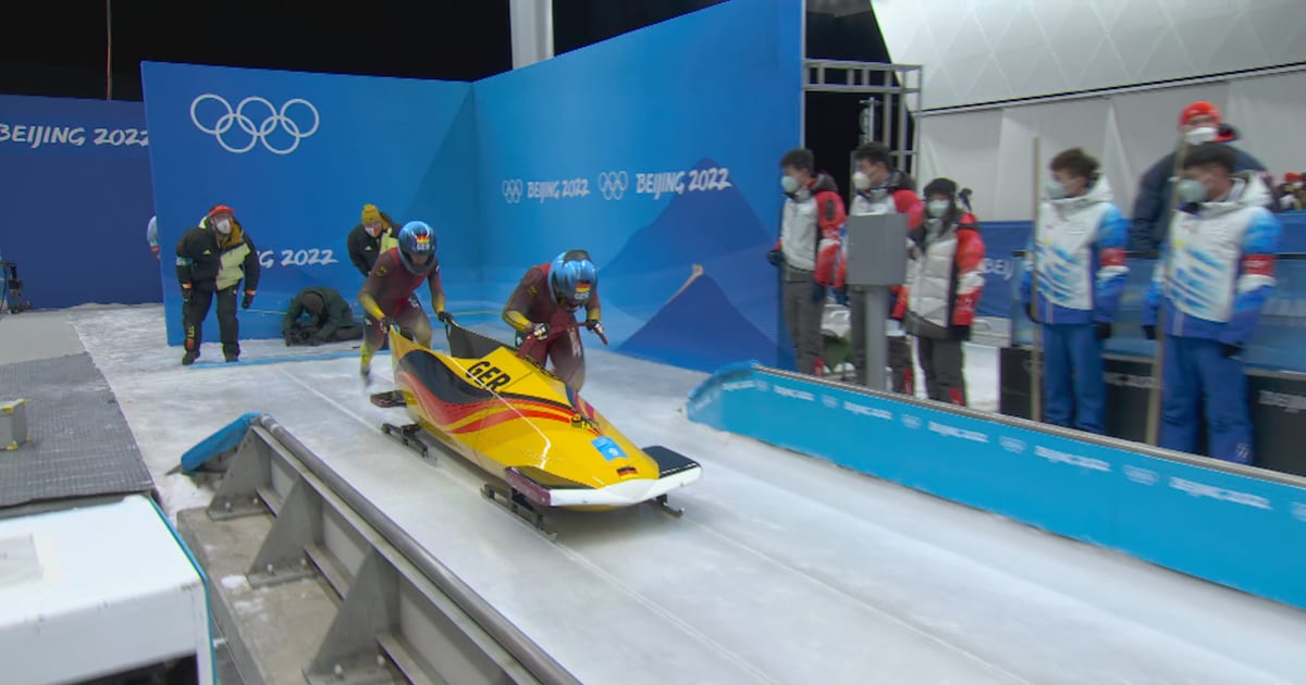 Bobsleigh 2-Woman Silver Medal | Beijing 2022 Replays