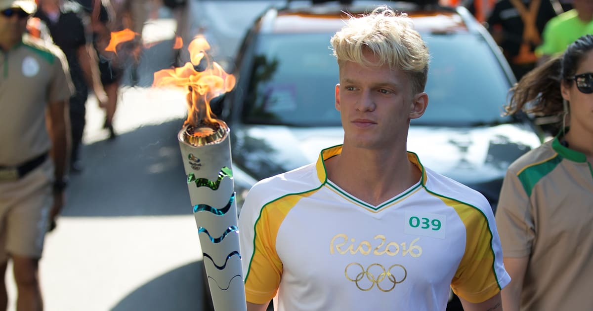 Cody Simpson: From superstar singer to Olympic swimmer?