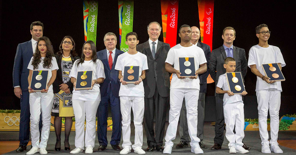 Innovative medal design unveiled for Rio 2016 - Olympic News