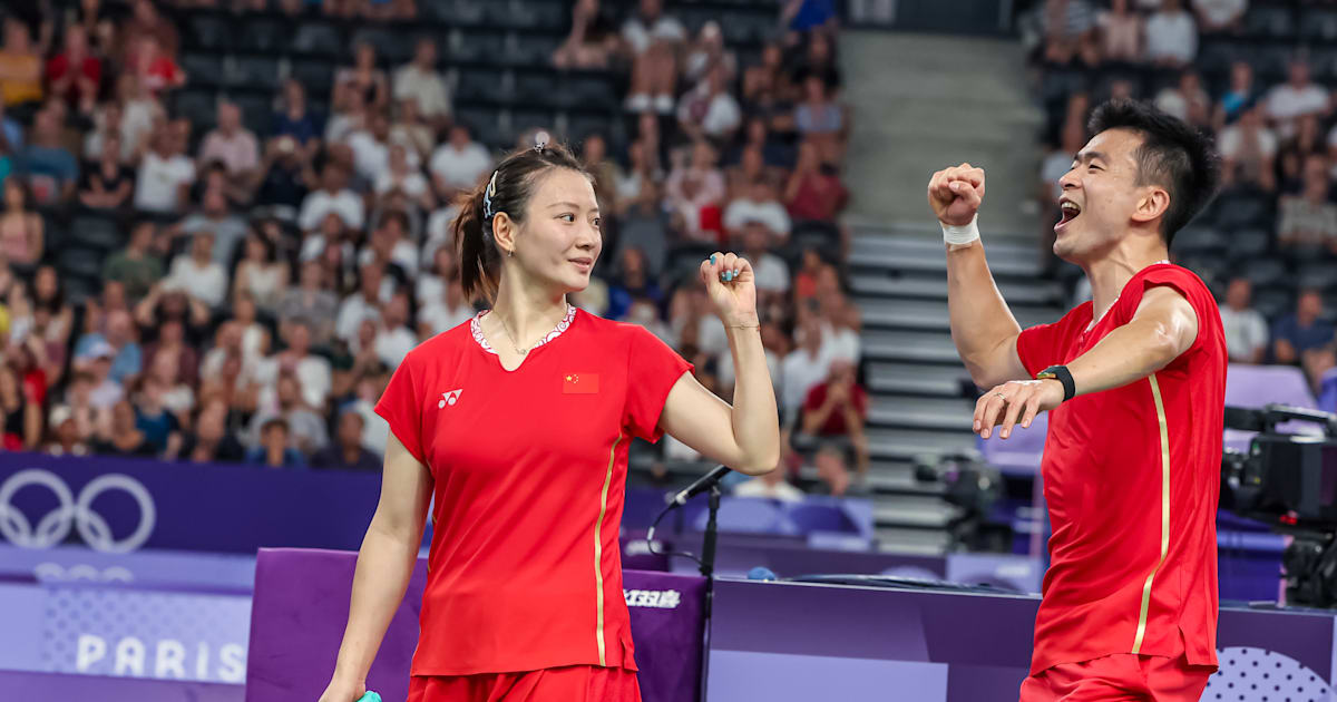 2024年BWF世界巡回赛总决赛第二日：“雅思”逆风翻盘，石宇奇上演超级逆转