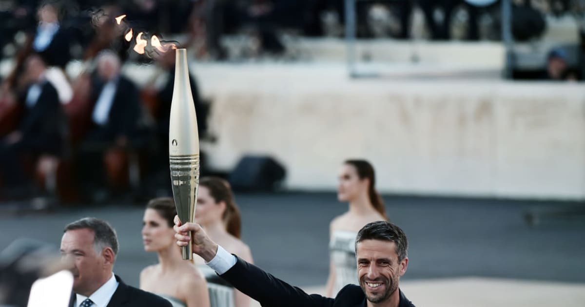 Passation de la flamme olympique de Paris 2024 : Une cérémonie ...