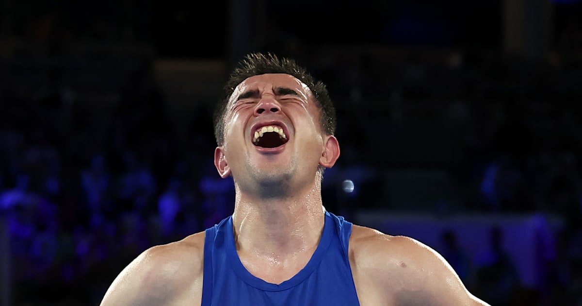 Bennama Billal (FRA) v Dusmatov Hasanboy (UZB) - Men's 51kg Final ... Bennama Billal (FRA) v Dusmatov Hasanboy (UZB) - Men's 51kg Final ...