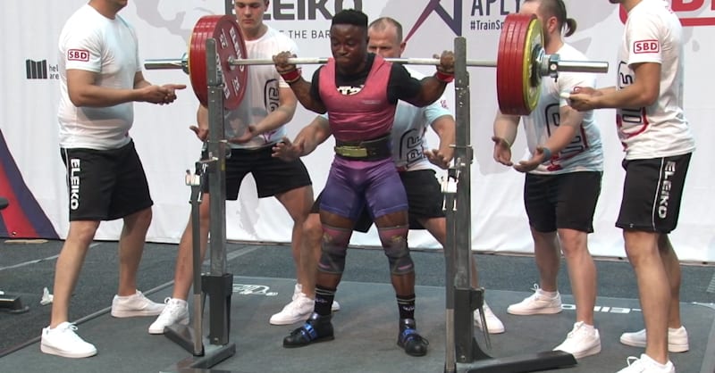 Okpoko WR squat - his body weight x 4