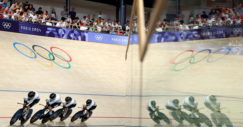 Women Team Pursuit, Men's Team Sprint, Men's Pursuit | Cycling Track ...
