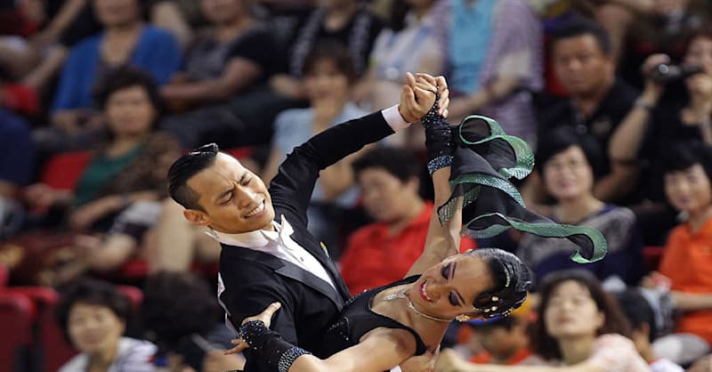 Danse sportive | Demi-finale Standard Adulte | GrandSlam Standard ...