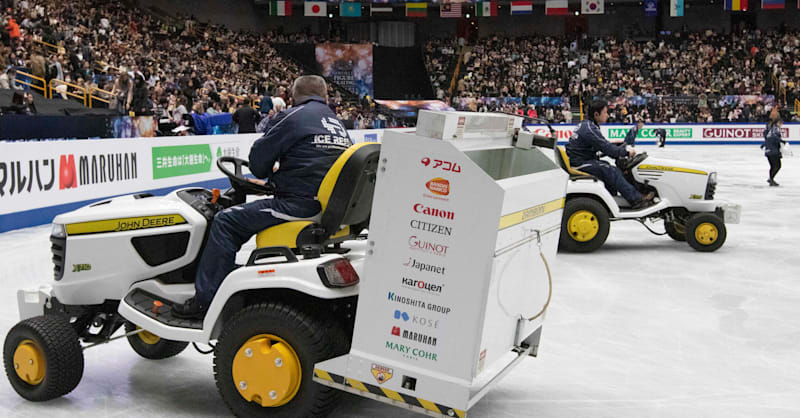 Ice resurfacing machines go to work at the #WorldFigure