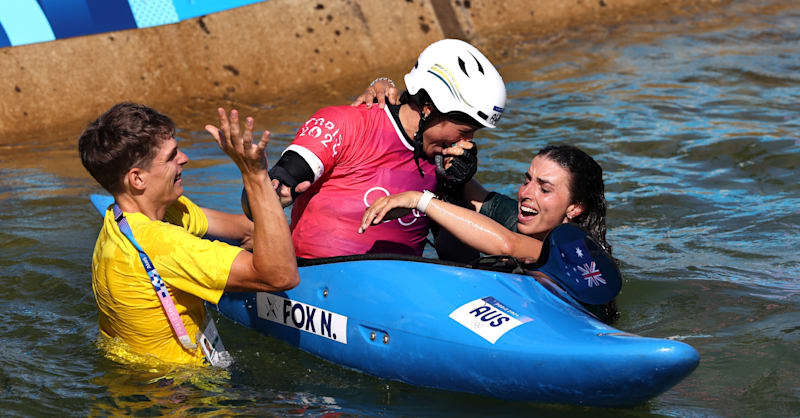 Noemie Fox wins gold in women's kayak cross final | Paris 2024 highlights