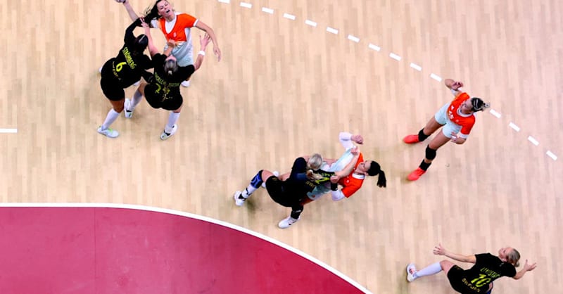NOR v HUN - Women's Quarter-Final - Handball | Tokyo 2020 Replays