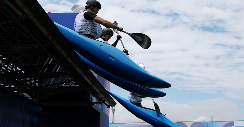Get ready for kayak cross at Paris 2024!