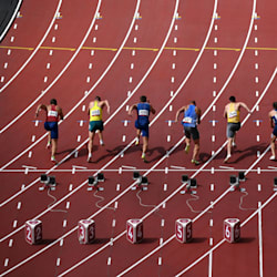 how does a relay race work